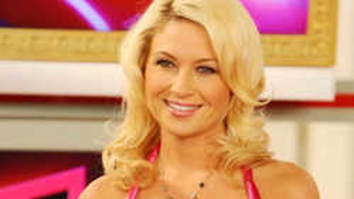 Szorcsik Viki meztelenül élvezi Mexikót