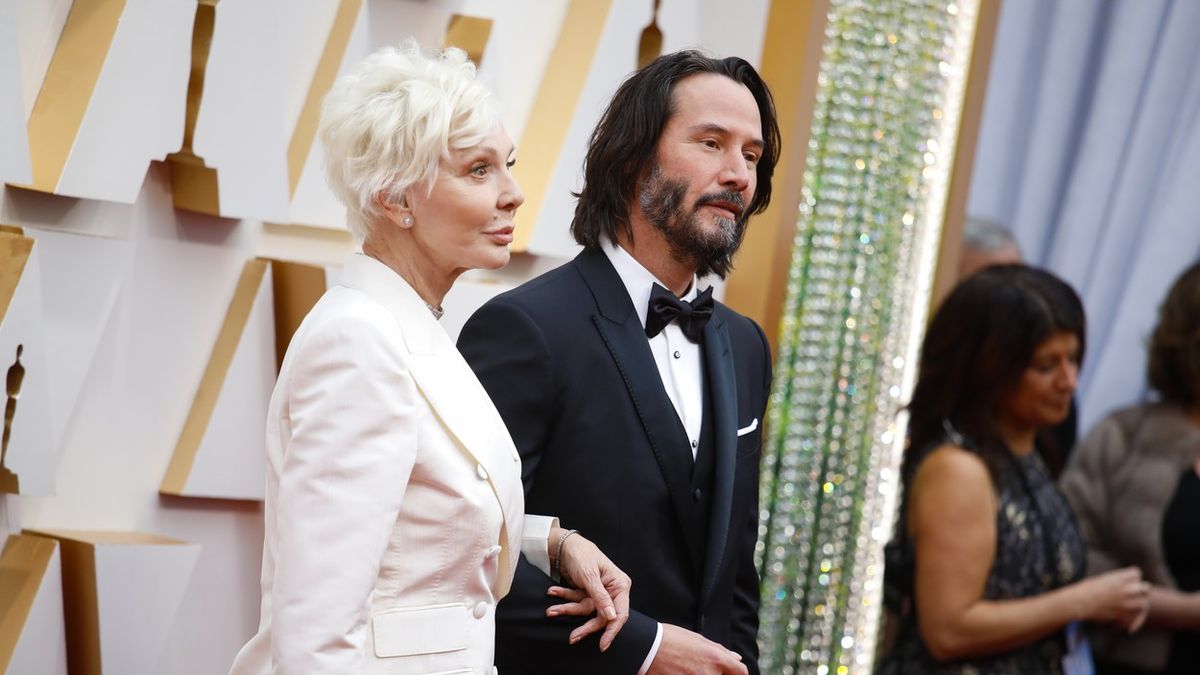 Keanu Reeves újabb váratlan húzása, párja helyett őt vitte az Oscarra
