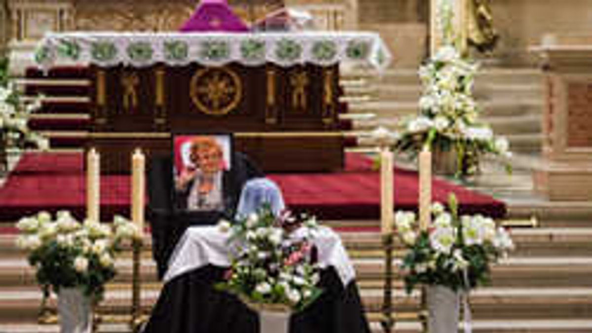 Kiderült, mit tett családja Lorán Lenke hamvaival