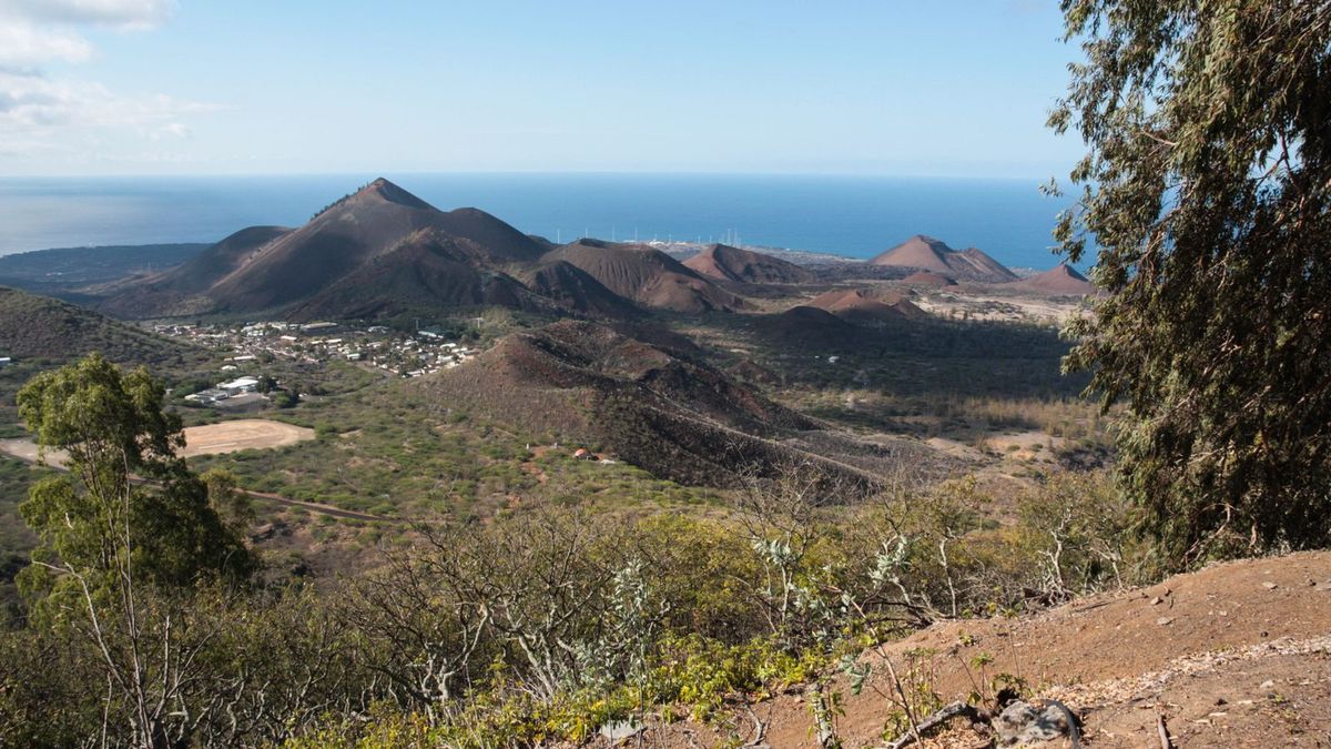 Az óceán közepére tervez migránsközpontot a brit kormány