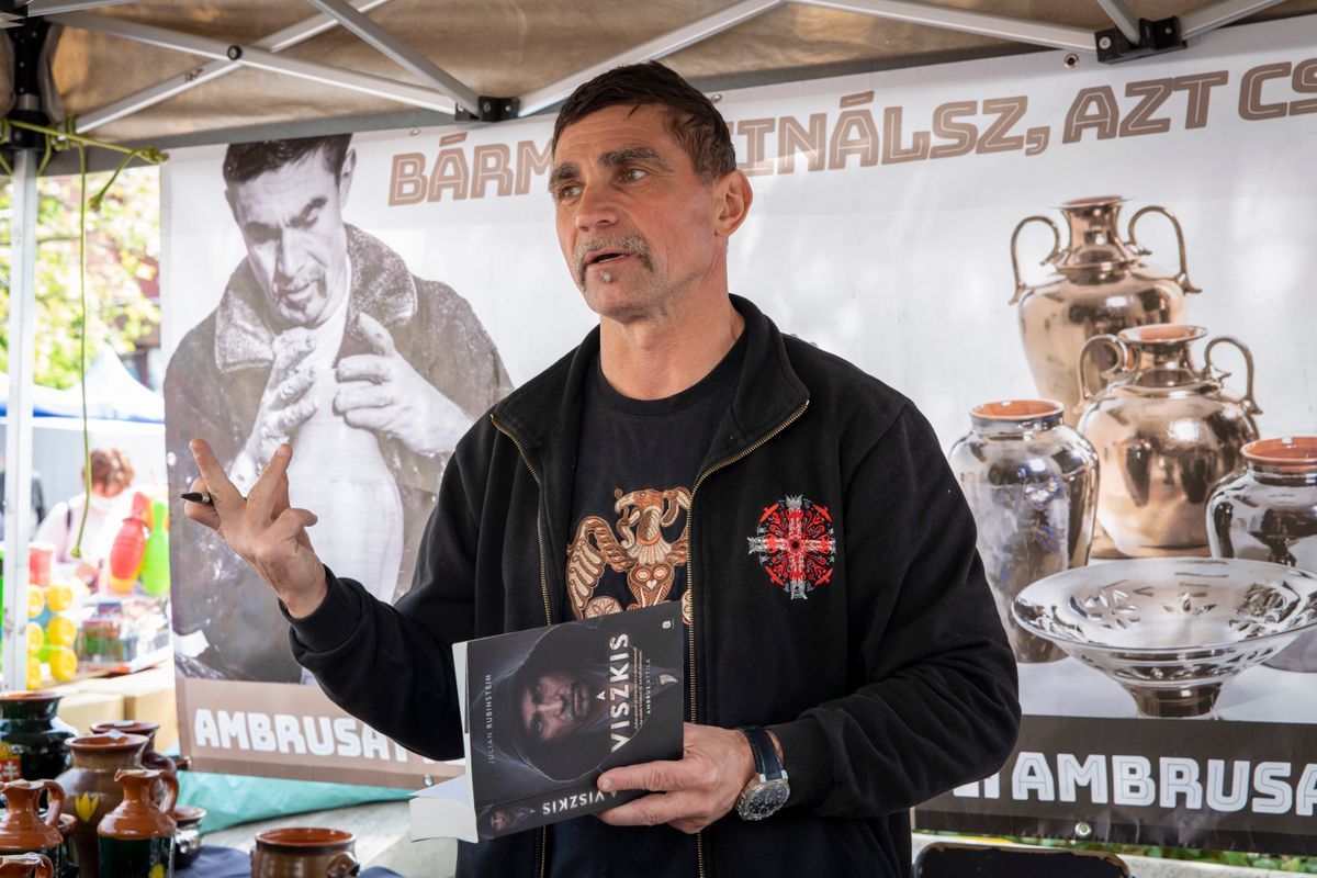 Ambrus Attila: „Én vagyok az első, aki a zene miatt ült a sitten”