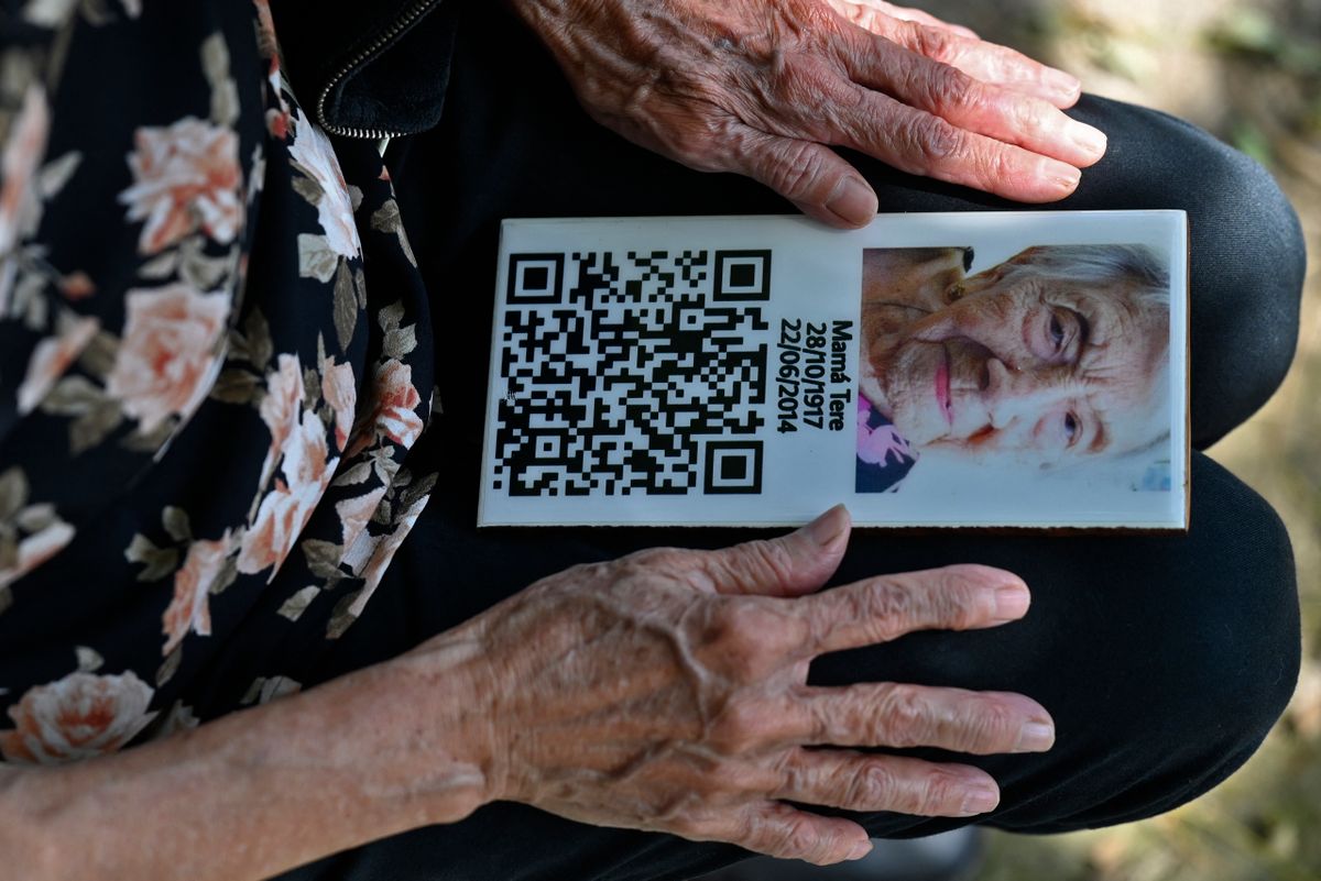 QR-kód a sírokon: jó ötlet vagy veszélyforrás