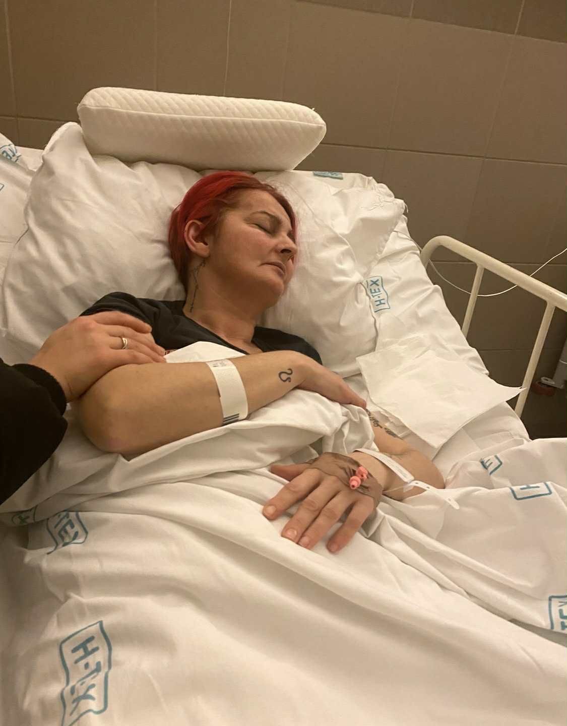 Agydaganattal él a három gyermekes Evelin, így küzd